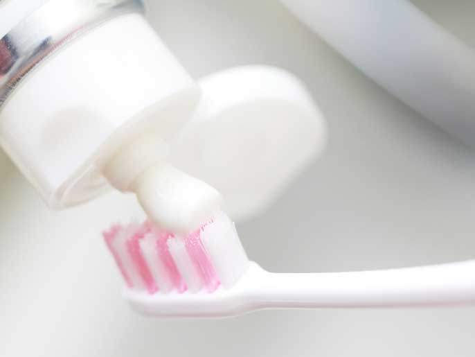 インプラントの歯磨き粉選び・人工歯も天然歯も守る - インプラント・メンテナンス入門